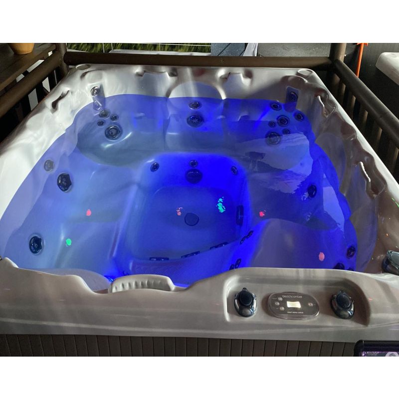 Beachcomber 500 Series Hybrid & Leep Hot Tubs