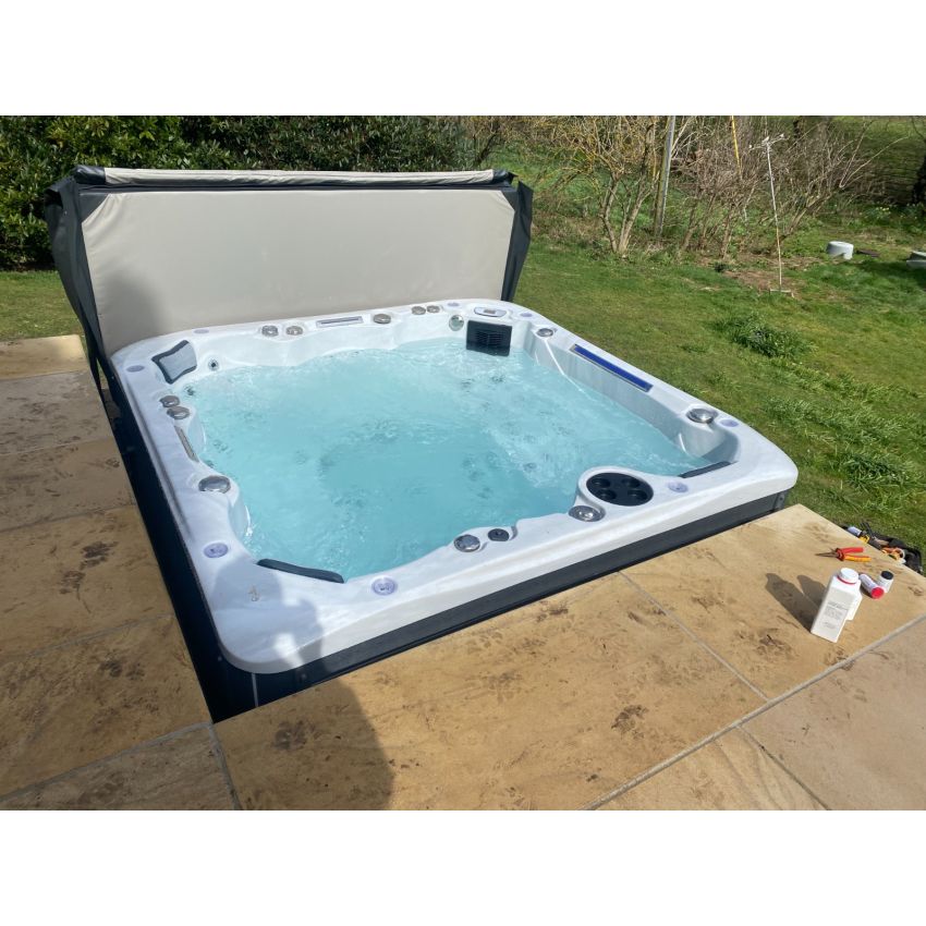 Empire 6 Person Hot Tub - Proudly Designed in the UK